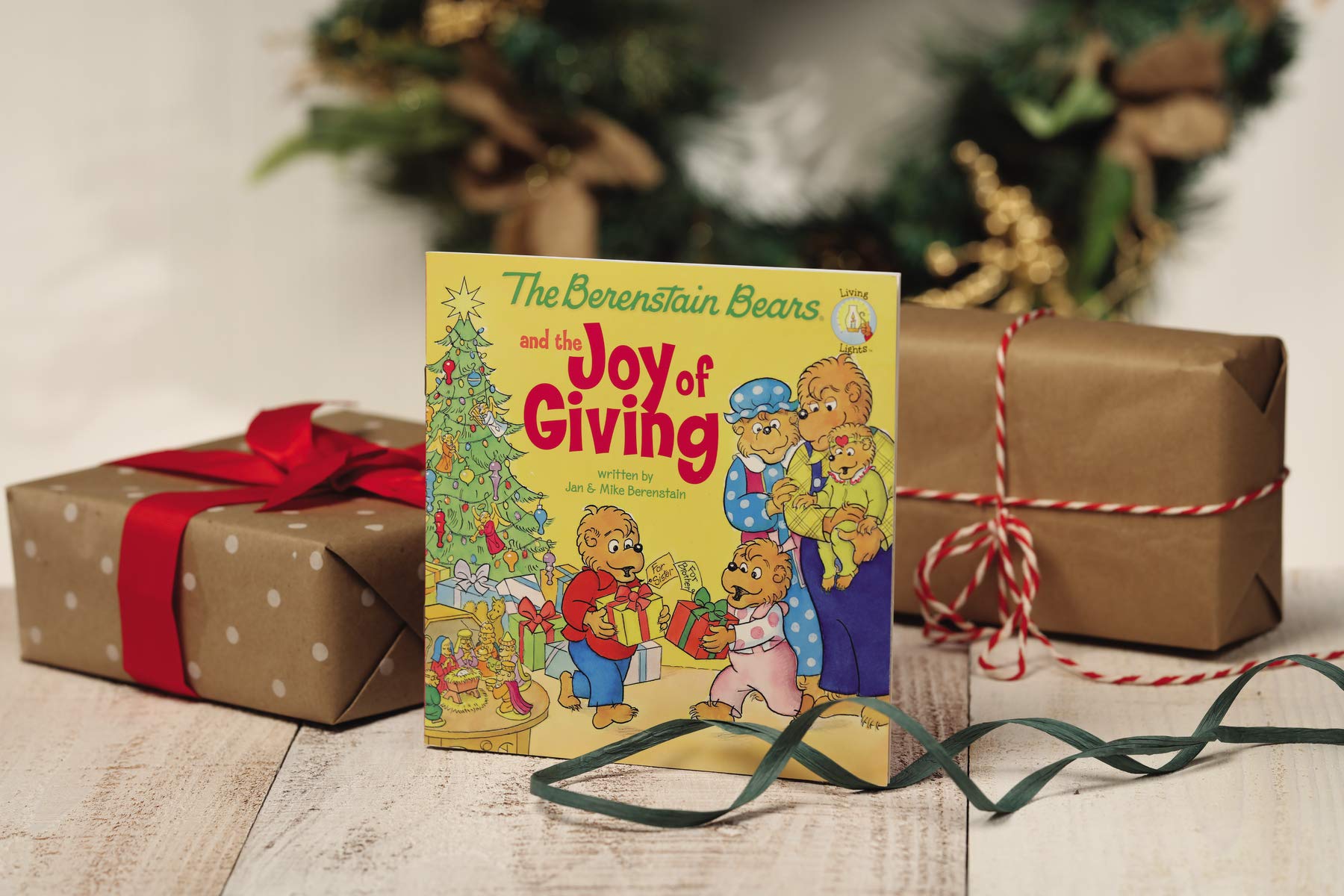 The Berenstain Bears and the Joy of Giving, Berenstain Bears Living ...
