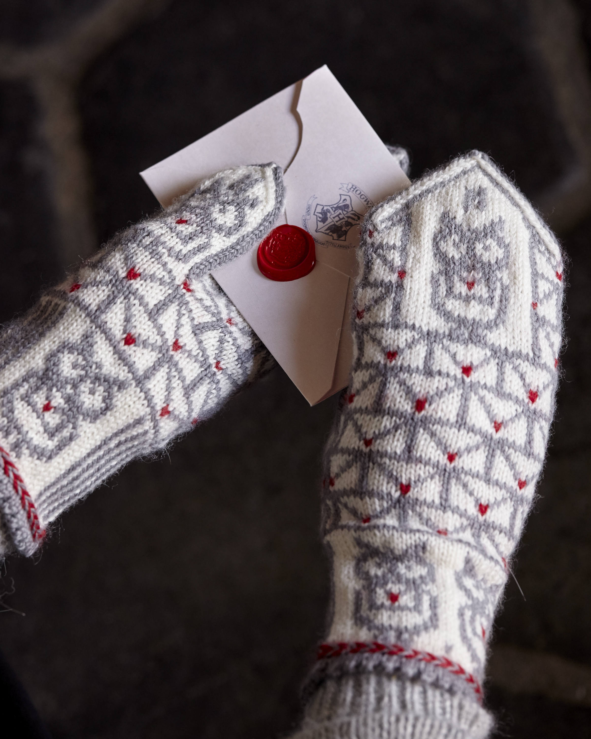 Harry Potter: Knitting Magic: More Patterns From Hogwarts and Beyond ...