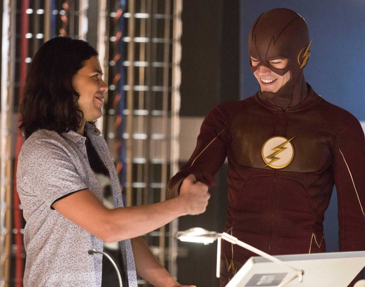 S.T.A.R. Labs Hardcover Ruled Journal - The Flash, Comics by Insight ...